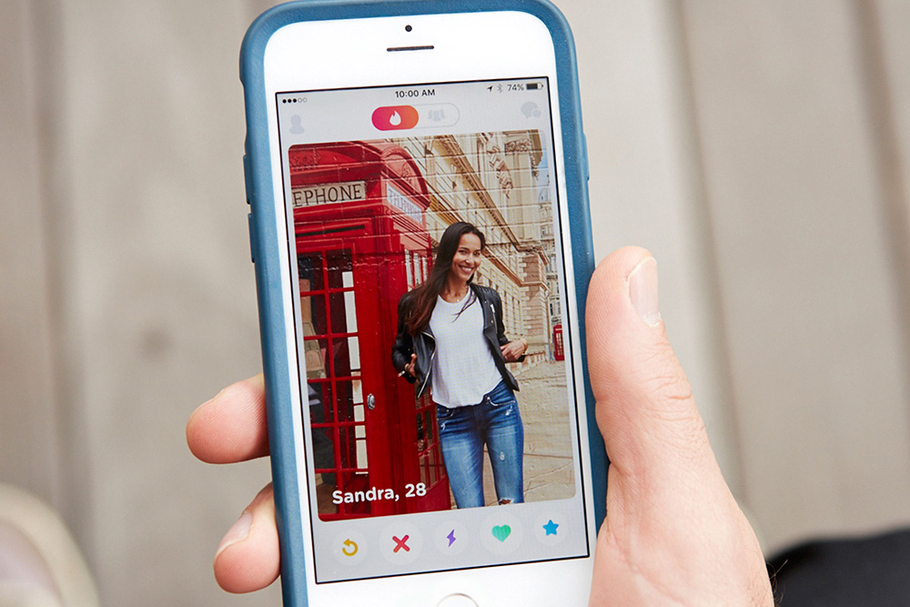 'Delta Dating Wall' la pared de selfies de Delta y Tinder | Isopixel