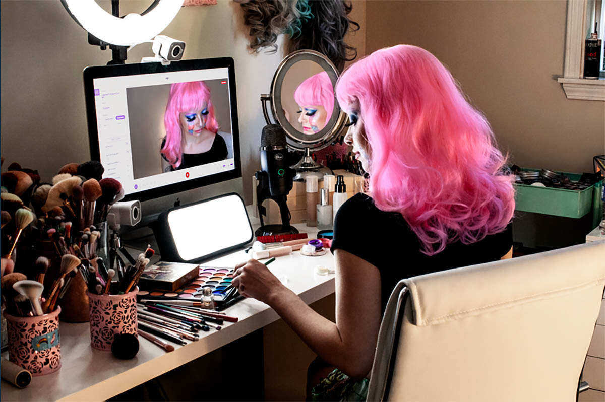 Logitech-KimberlyWide | Isopixel