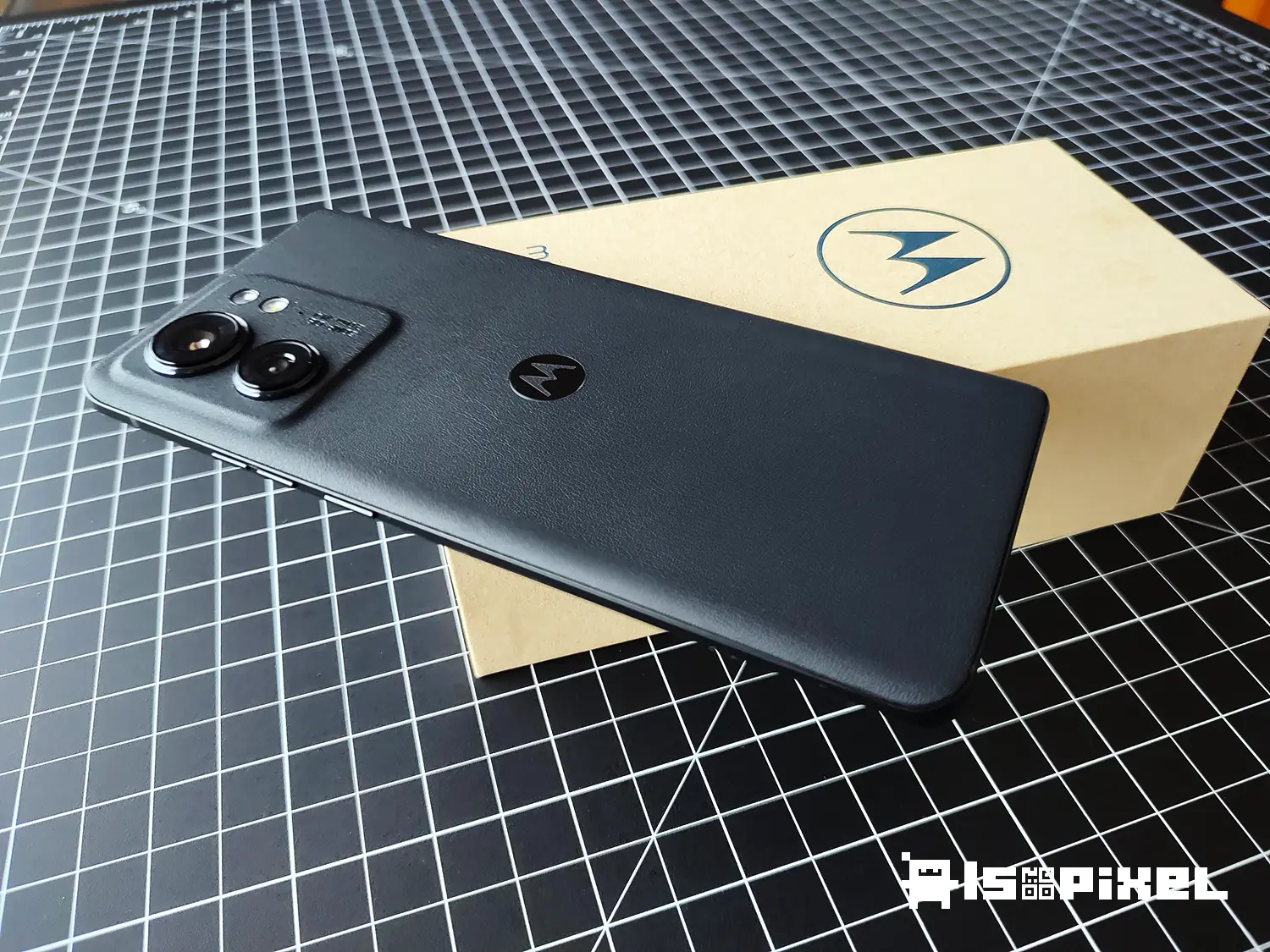 Motorola-edge-40-Diseno | Isopixel