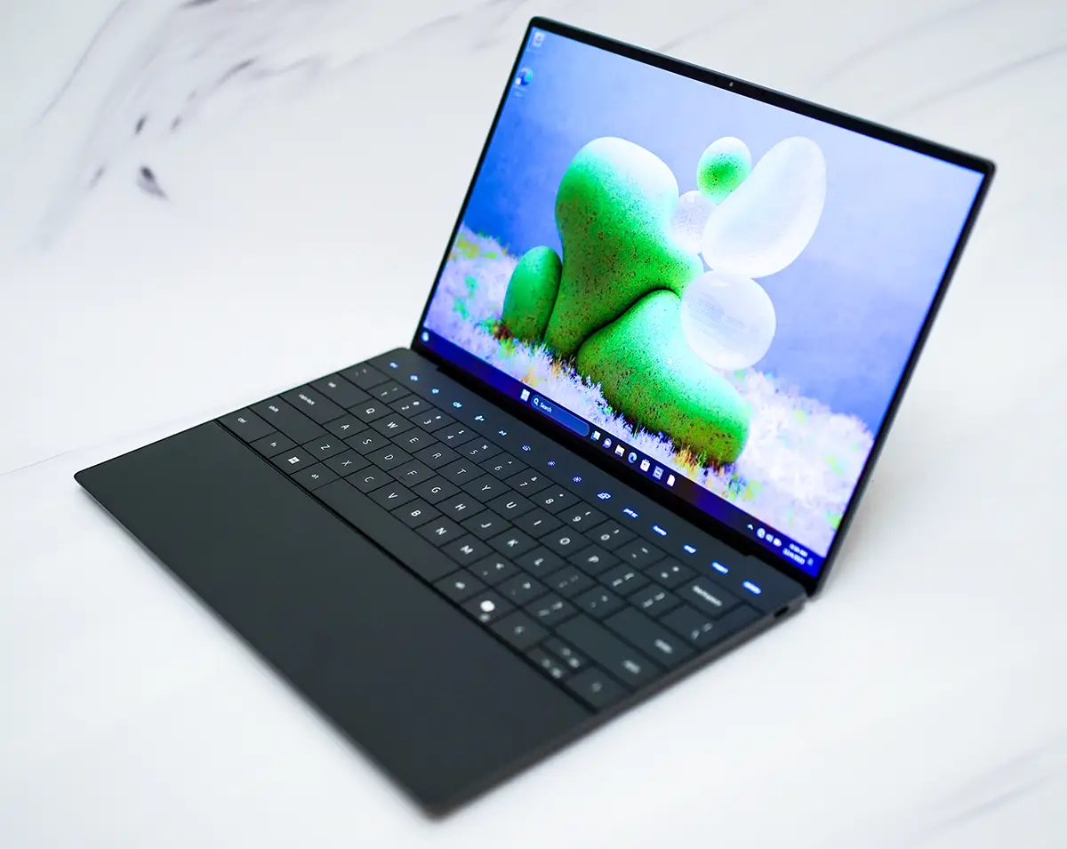 Dell-XPS-13-Dark-Front | Isopixel